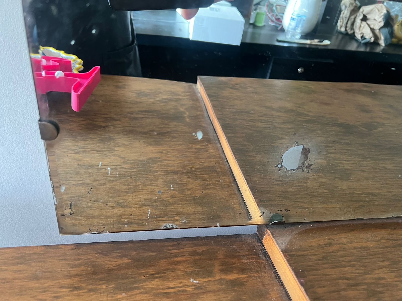 Buffet de madera con espejo biselado Easy Garage Sales Easy Garage Sales