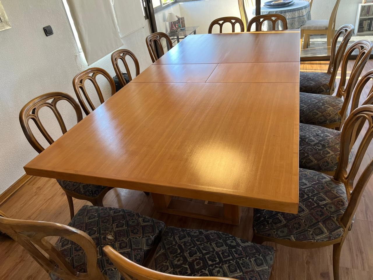 Juego comedor mesa extensible y 12 sillas Easy Garage Sales Easy Garage ...