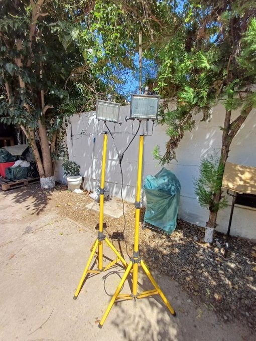 Luz de trabajo con trípode con focos Easy Garage Sales Easy Garage Sales