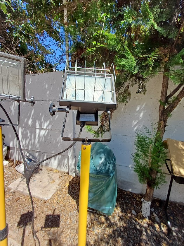 Luz de trabajo con trípode con focos Easy Garage Sales Easy Garage Sales