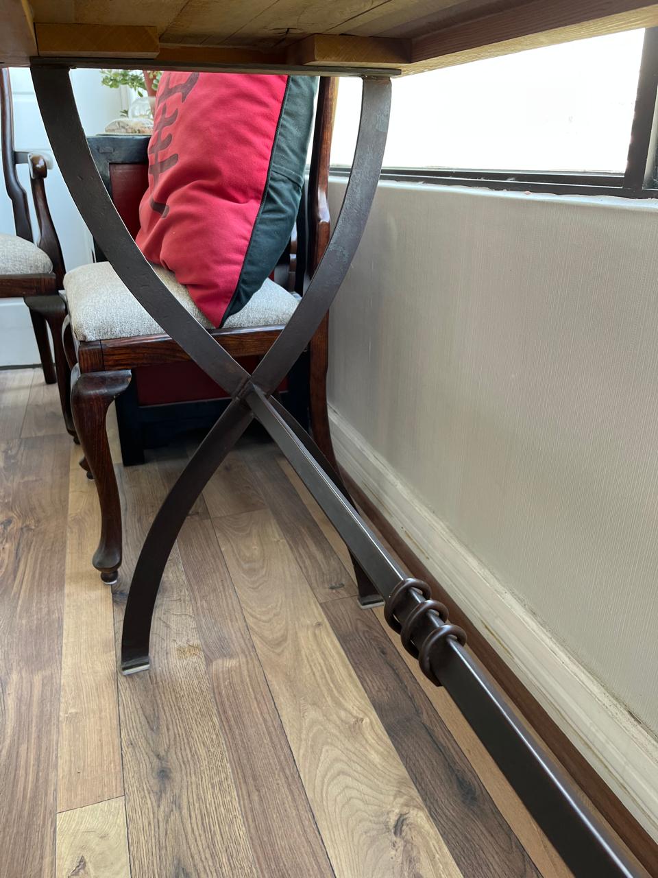 Arrimo de madera maciza con base fierro - Vende y compra artículos de ...