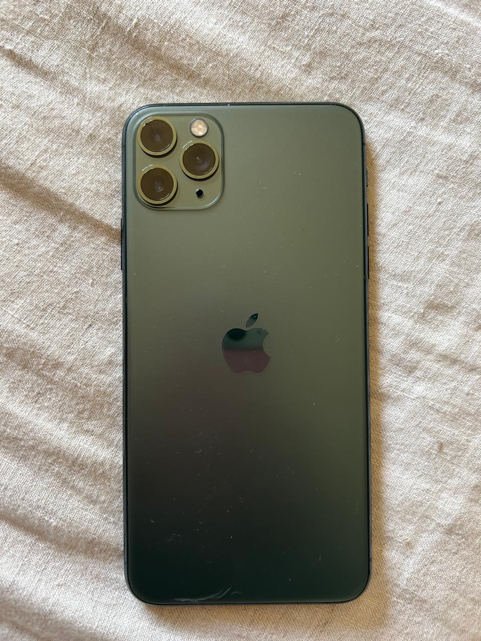 iPhone 11 Pro Max medianoche Easy Garage Sales Easy Garage Sales