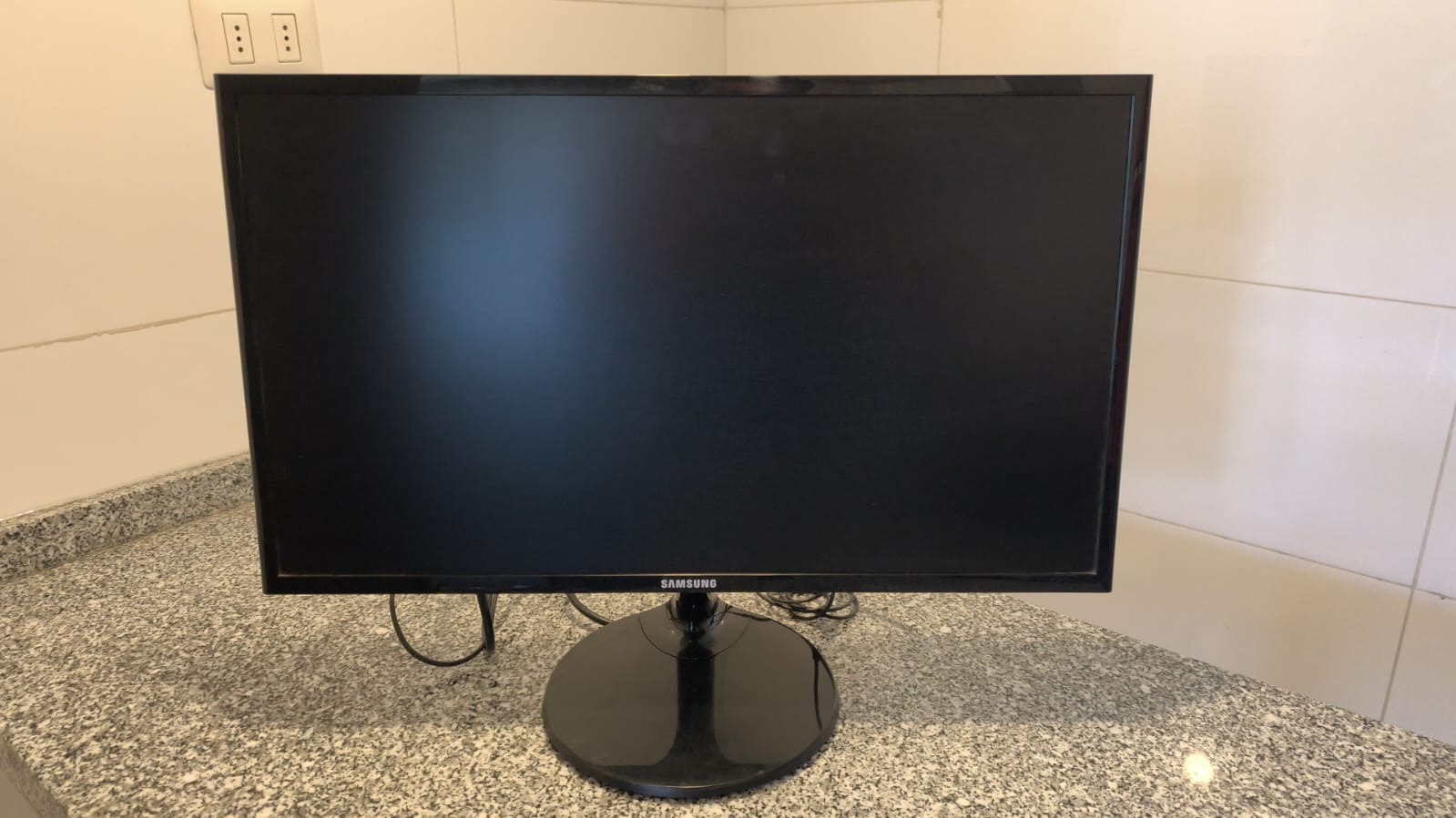 Monitor pantalla Samsung 24” Easy Garage Sales Easy Garage Sales