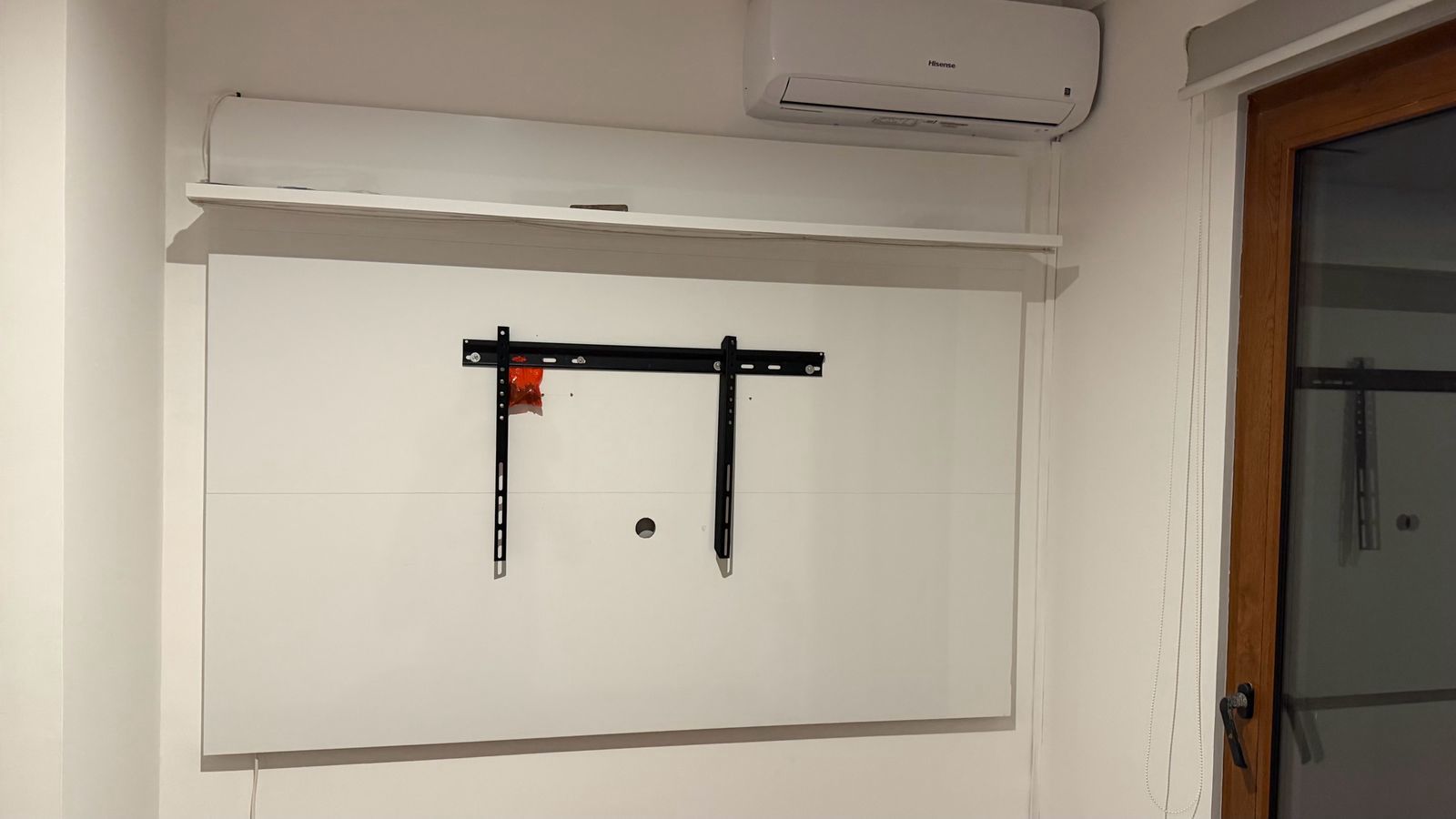 Rack panel TV lacado blanco luz led Easy Garage Sales Easy Garage Sales