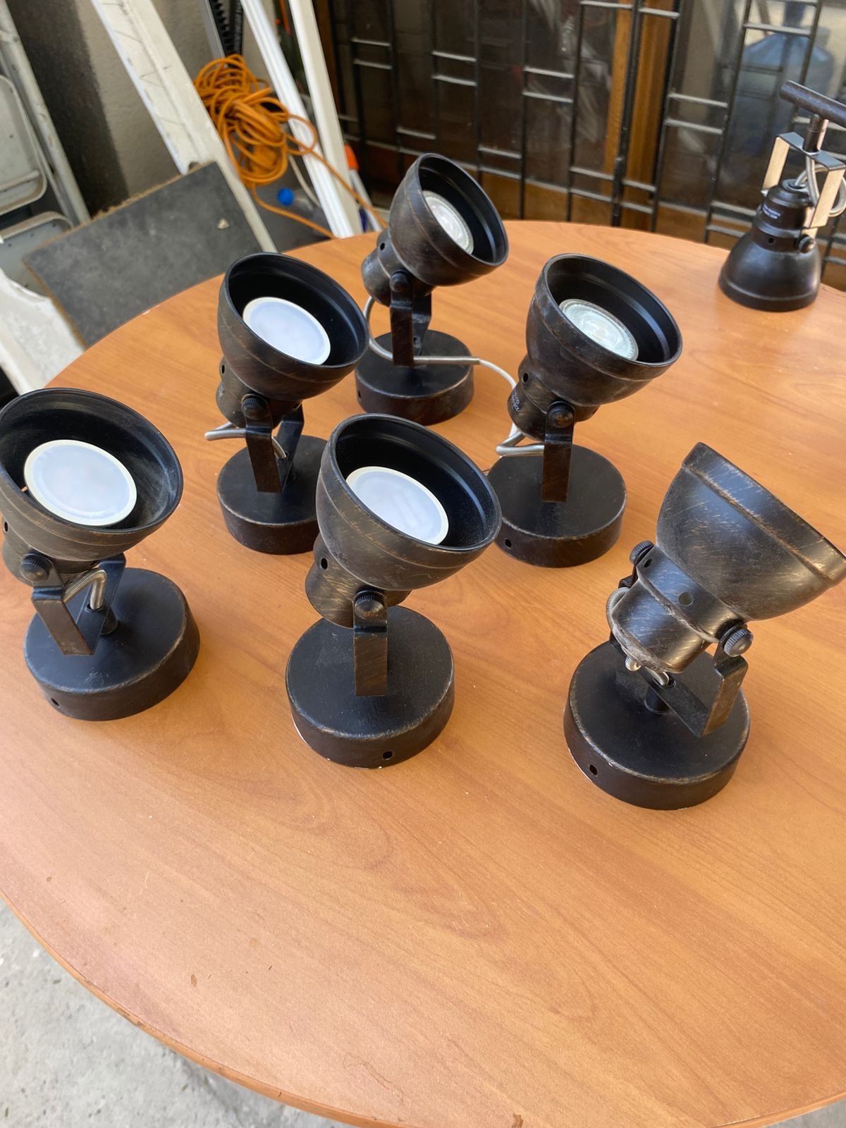 Focos aplique sobrepuestos Cazo Patina negro ByP Easy Garage Sales Easy ...